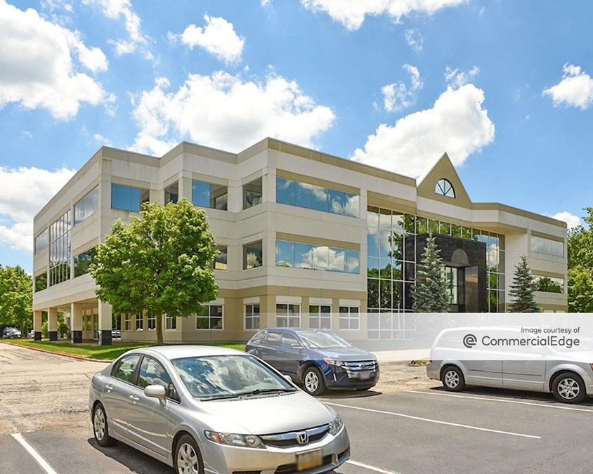 Crystal Pointe - 202 Montrose West Avenue, Akron, OH | Office Space